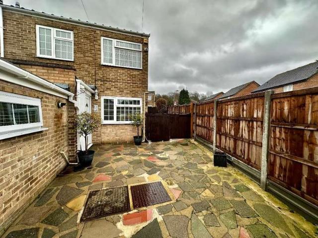 4 Bedroom End Of Terrace House