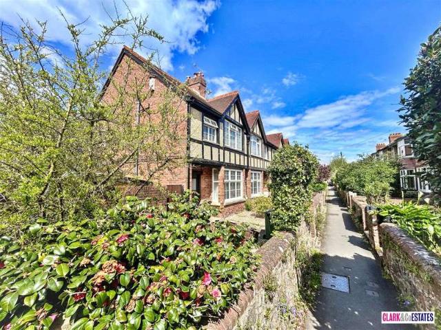 4 Bedroom End Of Terrace House