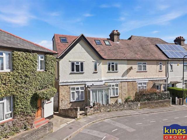 4 Bedroom End Of Terrace House