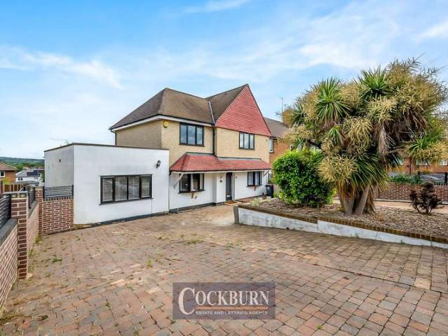 4 Bedroom End Of Terrace House