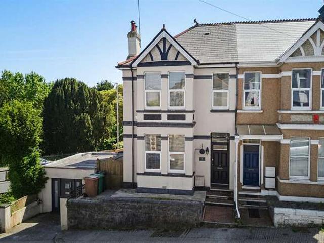 4 Bedroom End Of Terrace House
