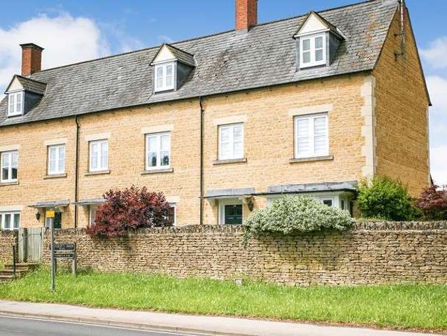 4 Bedroom End Of Terrace House