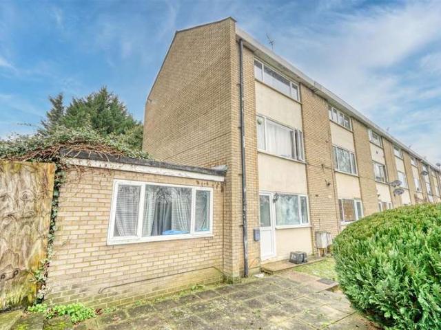 4 Bedroom End Of Terrace House