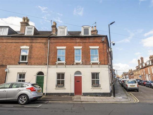 4 Bedroom End Of Terrace House