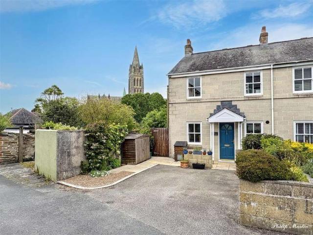 4 Bedroom End Of Terrace House