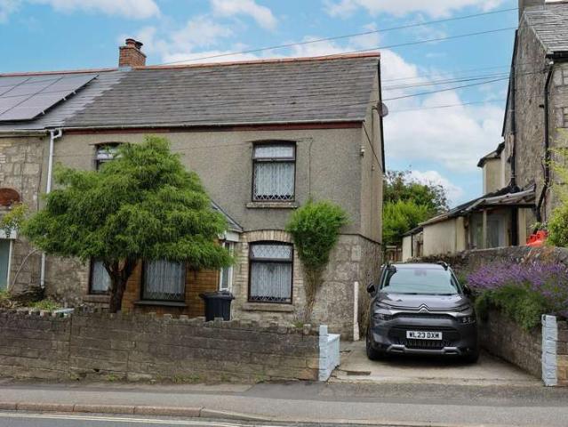 4 Bedroom End Of Terrace House