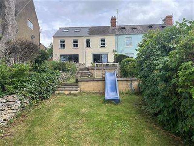 4 Bedroom End Of Terrace House