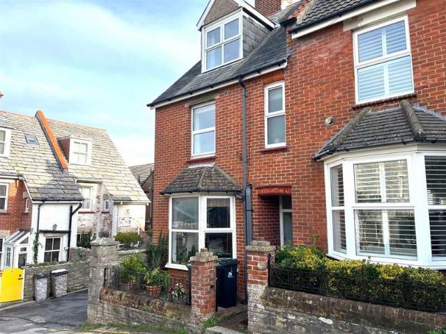 4 Bedroom End Of Terrace House