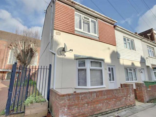 4 Bedroom End Of Terrace House
