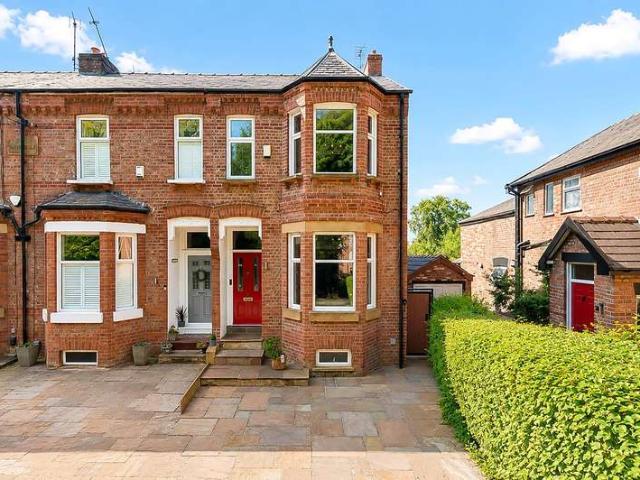 4 Bedroom End Of Terrace House