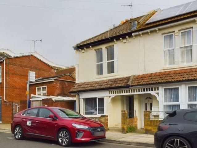 4 Bedroom End Of Terrace House