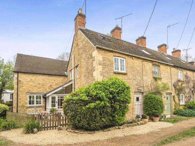 4 Bedroom End Of Terrace House