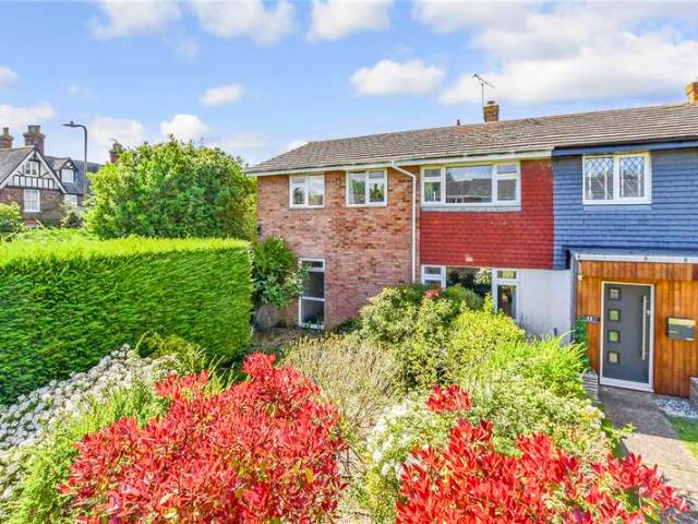 4 Bedroom End Of Terrace House