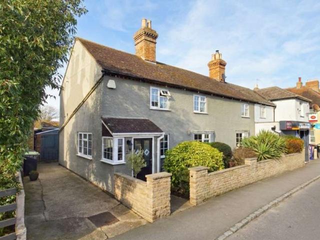 4 Bedroom End Of Terrace House