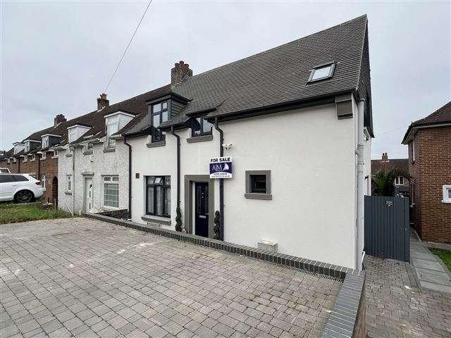 4 Bedroom End Of Terrace House
