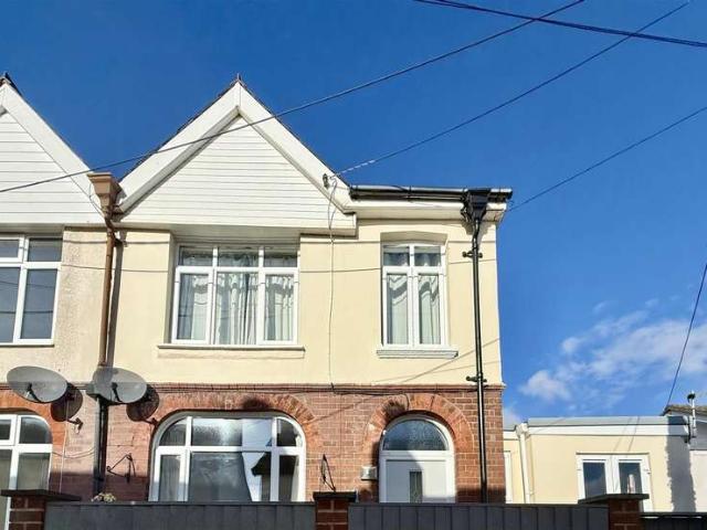 4 Bedroom End Of Terrace House