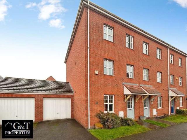 4 Bedroom End Of Terrace House