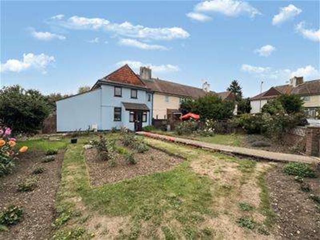 4 Bedroom End Of Terrace House