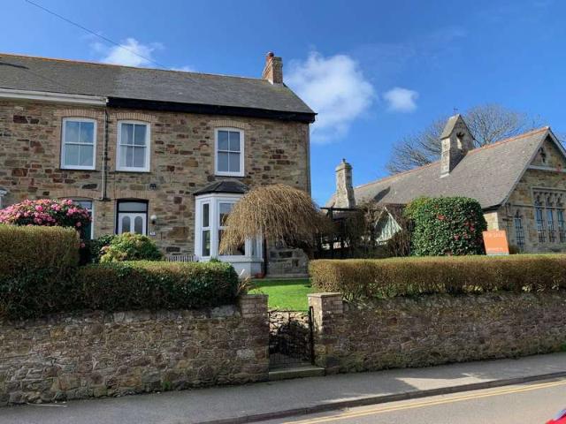 4 Bedroom End Of Terrace House