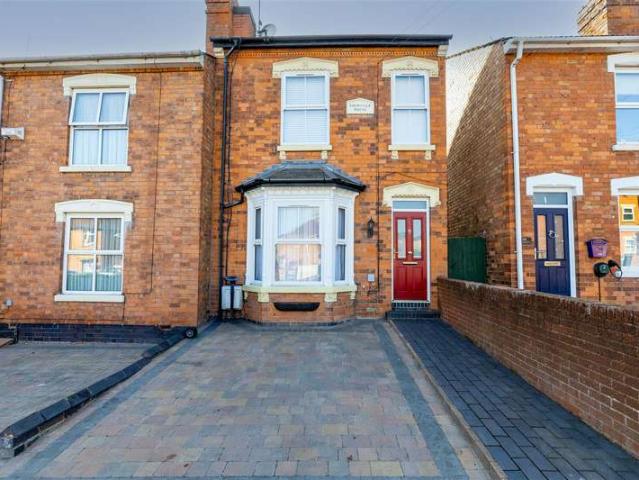 4 Bedroom Semi Detached House