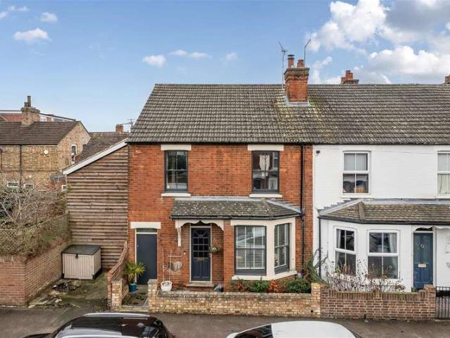 4 Bedroom End Of Terrace House