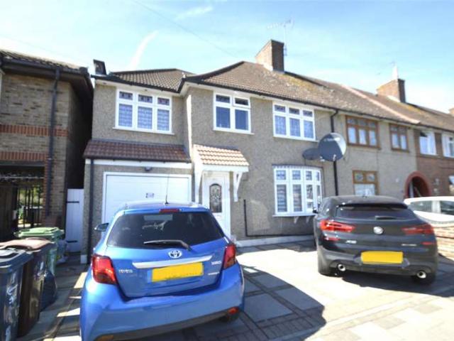 4 Bedroom End Of Terrace House