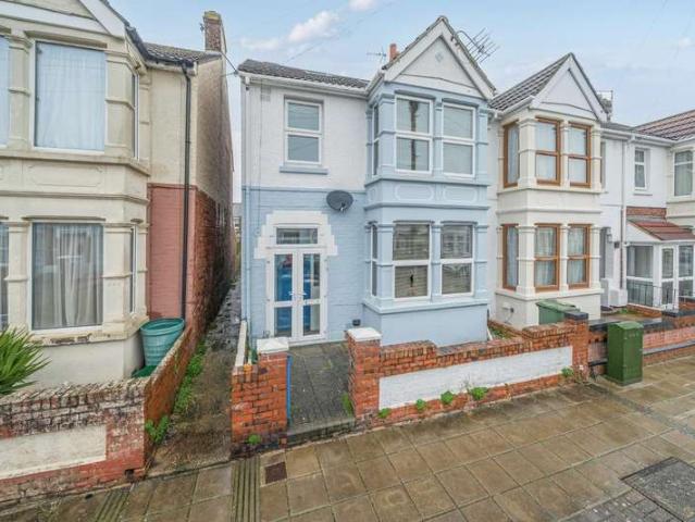 4 Bedroom End Of Terrace House
