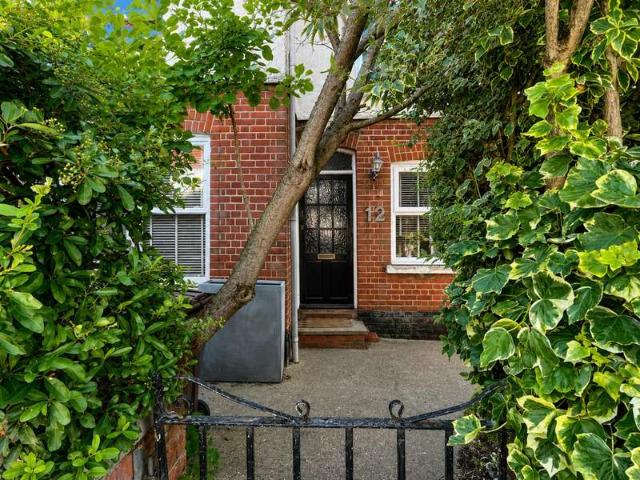 4 Bedroom End Of Terrace House