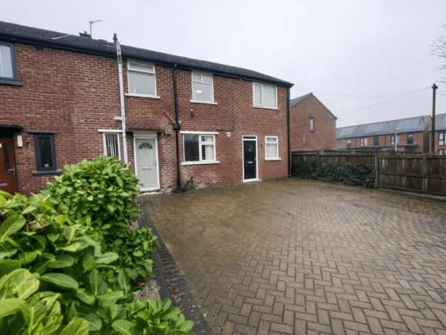 4 Bedroom End Of Terrace House