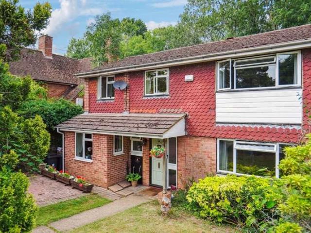 4 Bedroom End Of Terrace House