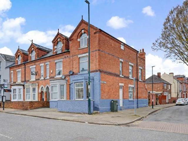 4 Bedroom End Of Terrace House