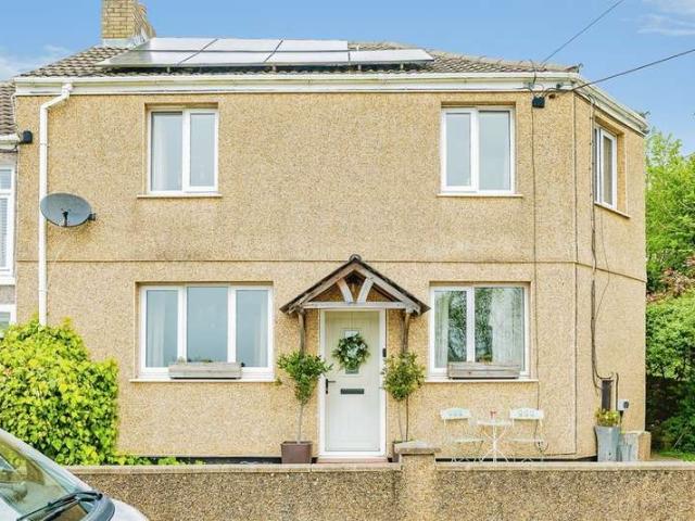 4 Bedroom End Of Terrace House
