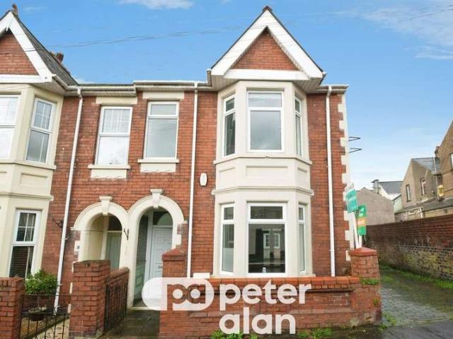 4 Bedroom End Of Terrace House