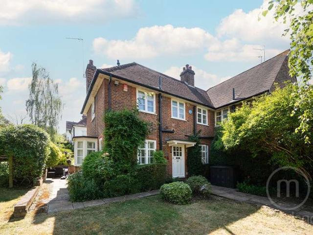 4 Bedroom End Of Terrace House
