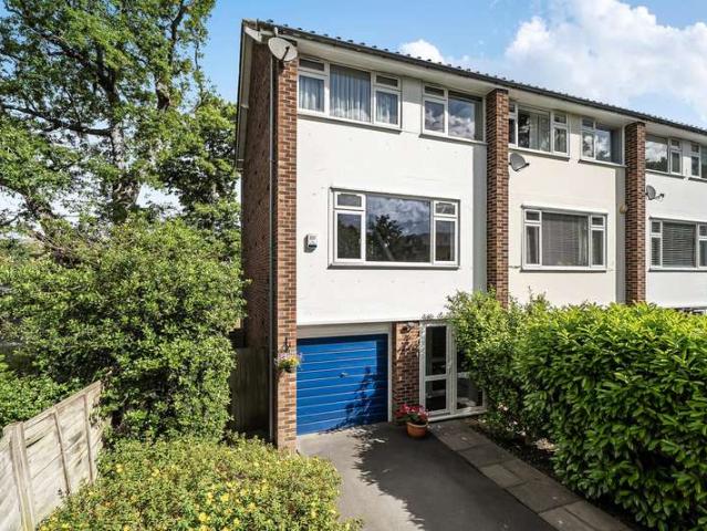 4 Bedroom End Of Terrace House
