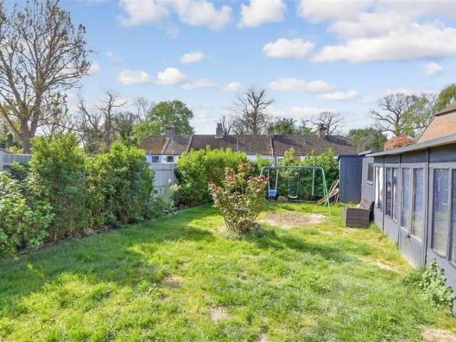 4 Bedroom End Of Terrace House