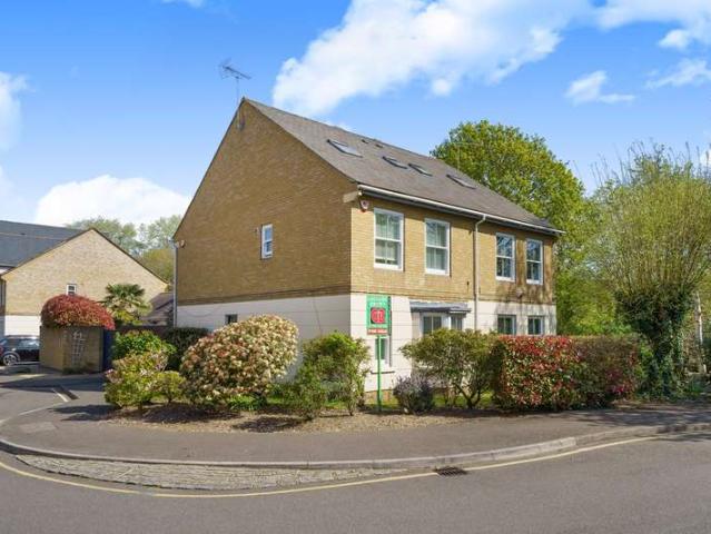 4 Bedroom End Of Terrace House