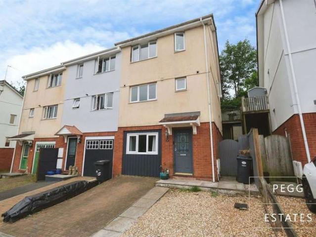 4 Bedroom End Of Terrace House