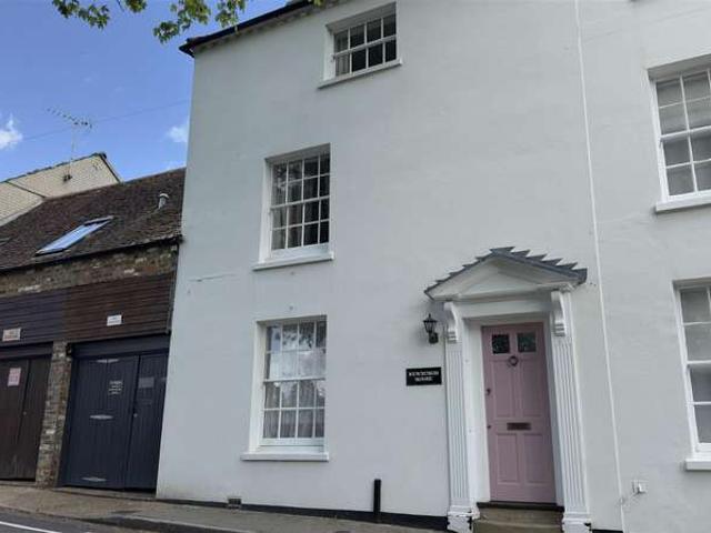 4 Bedroom End Of Terrace House