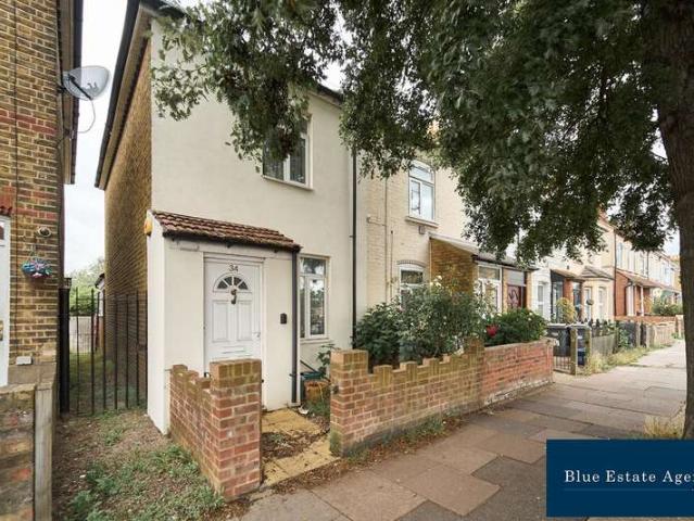 4 Bedroom End Of Terrace House