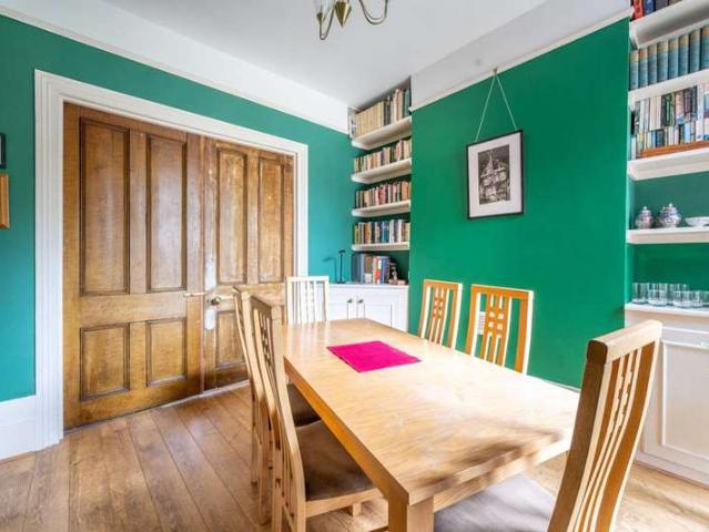 4 Bedroom End Of Terrace House