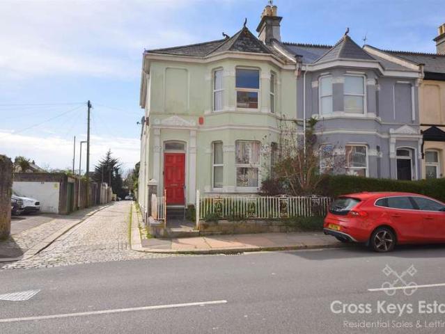 4 Bedroom End Of Terrace House