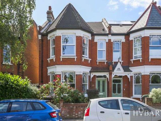 4 Bedroom End Of Terrace House