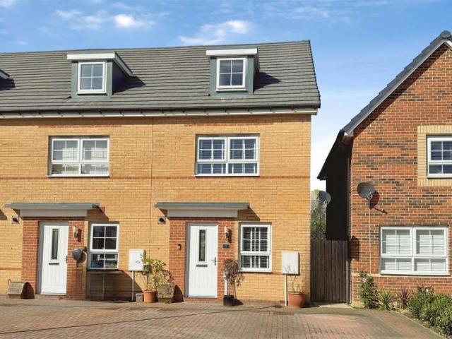 4 Bedroom End Of Terrace House