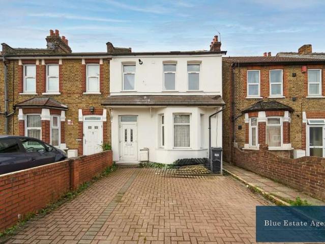 4 Bedroom End Of Terrace House