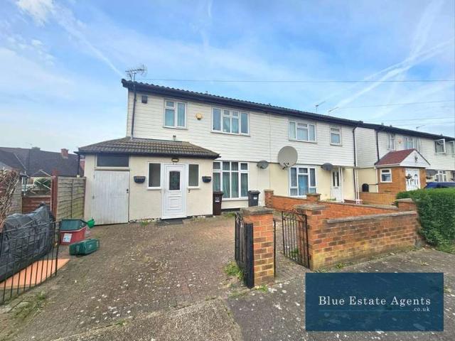 4 Bedroom End Of Terrace House