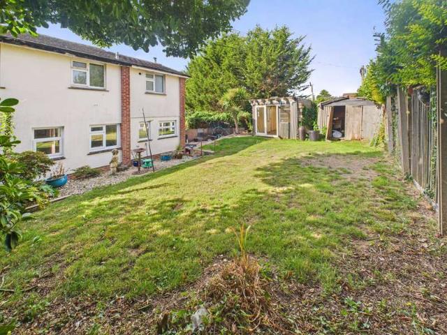 4 Bedroom End Of Terrace House