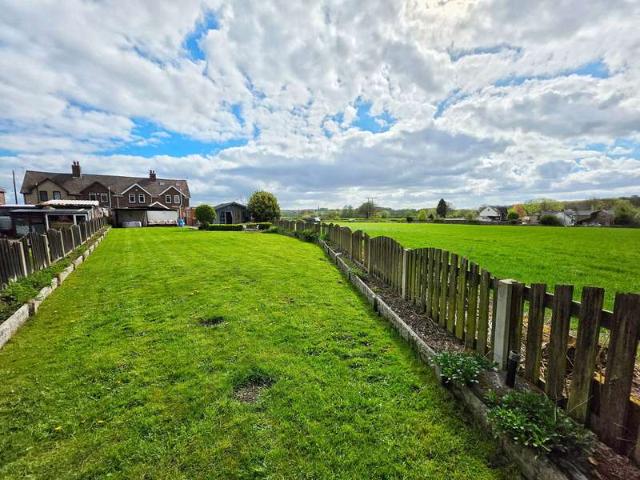 4 Bedroom End Of Terrace House