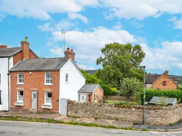 4 Bedroom End Of Terrace House