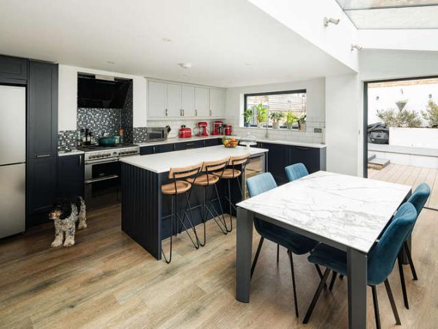 4 Bedroom End Of Terrace House